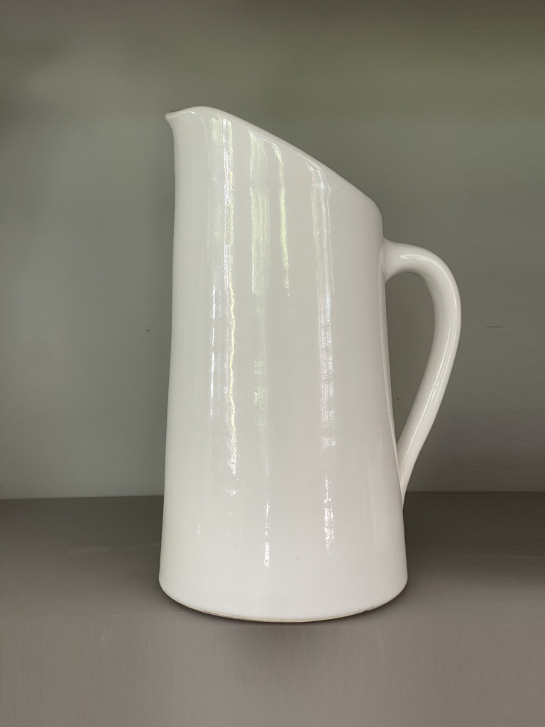 Pitcher - white - mayasheleg.co.il